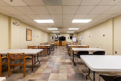 AdCare Outpatient Facility: Worcester, MA | American Addiction Centers