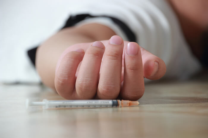 5 Myths About Opioid Overdose | American Addiction Centers