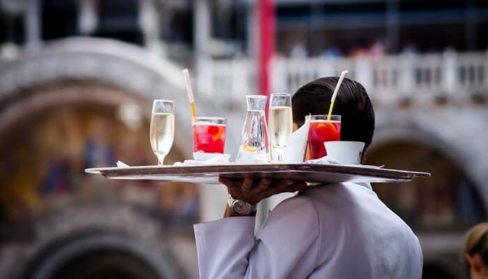 Addiction in the Restaurant Industry | American Addiction Centers